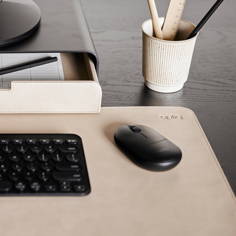 Aptiq design desk accessories in green for a stylish workplace!