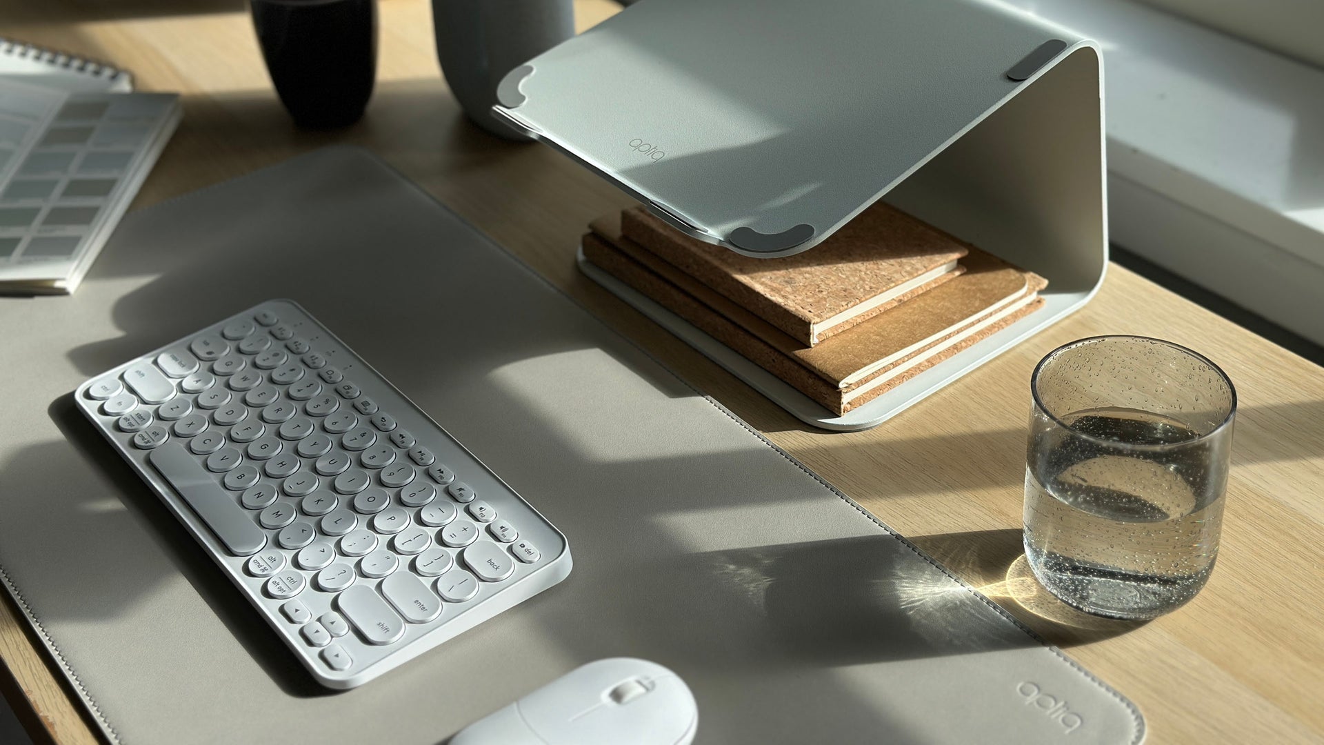 Aptiq - Stijlvol & ergonomische thuiswerkplek accessoires