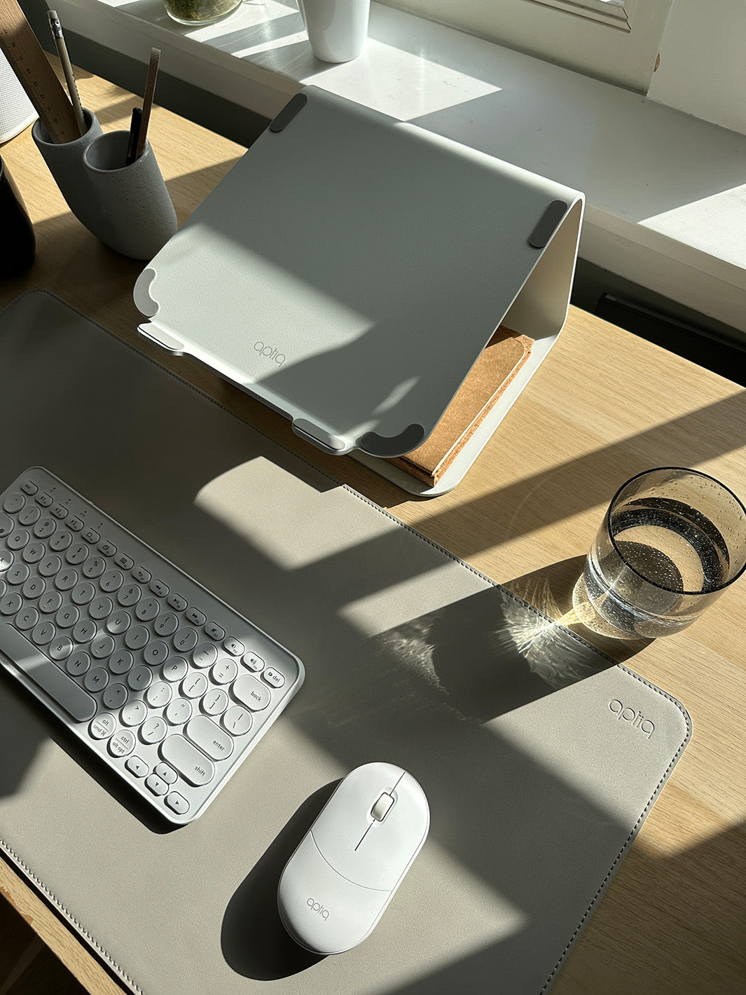 Aptiq - Stijlvol & ergonomische thuiswerkplek accessoires