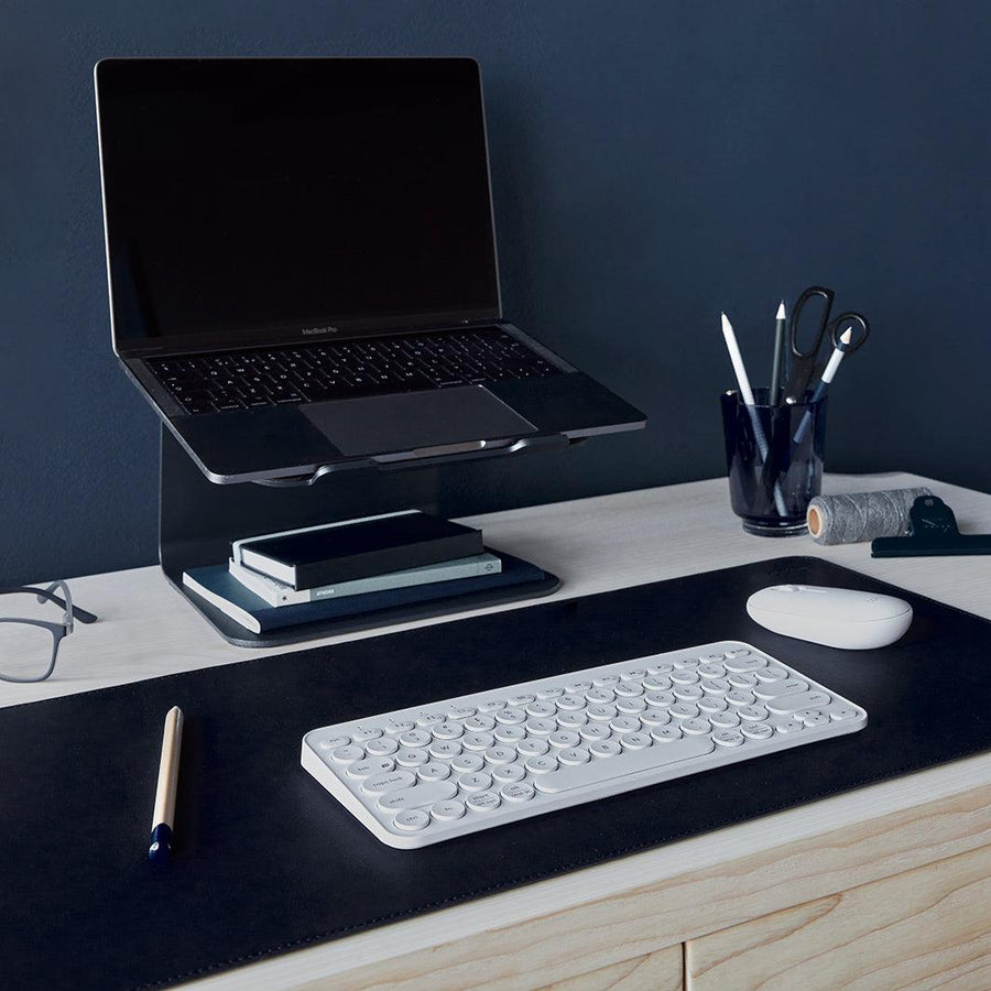 Aptiq midnight blue desk pad - Stylish and comfortable